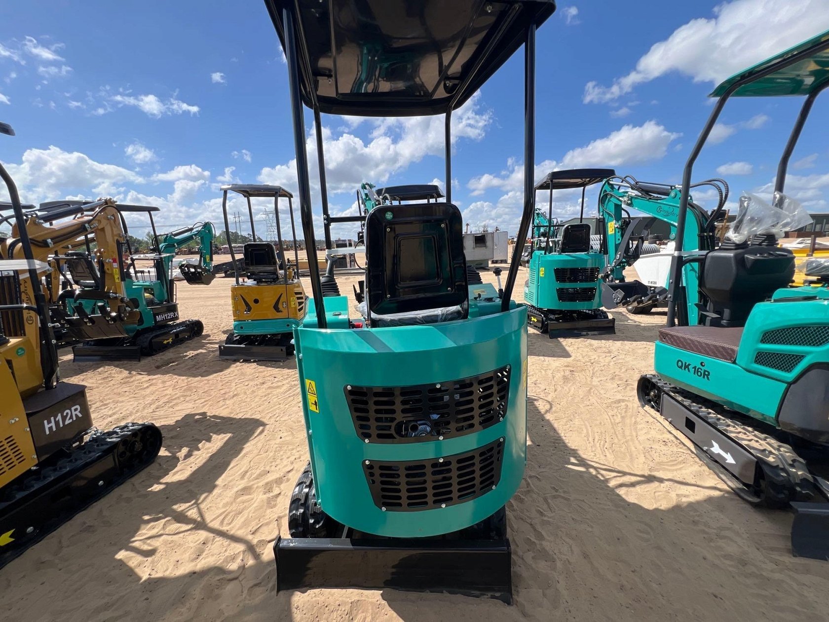 UNSED CFG H15R EXCAVATOR