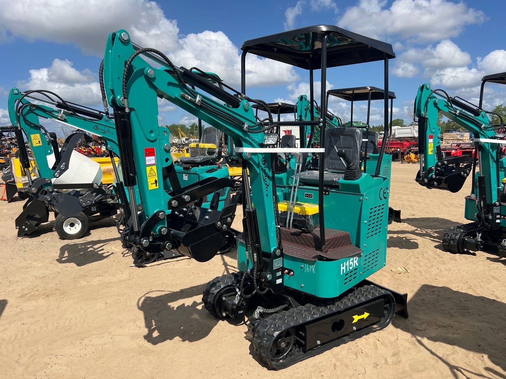 UNSED CFG H15R EXCAVATOR